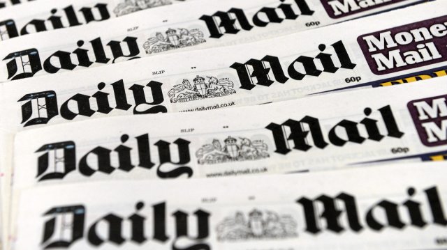 World's leading website: Daily Mail online touts full story of Younger ...